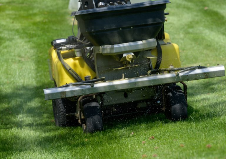 Lawn Fertilizing / Weed Control - Fivestar Lawncare Snowplowing